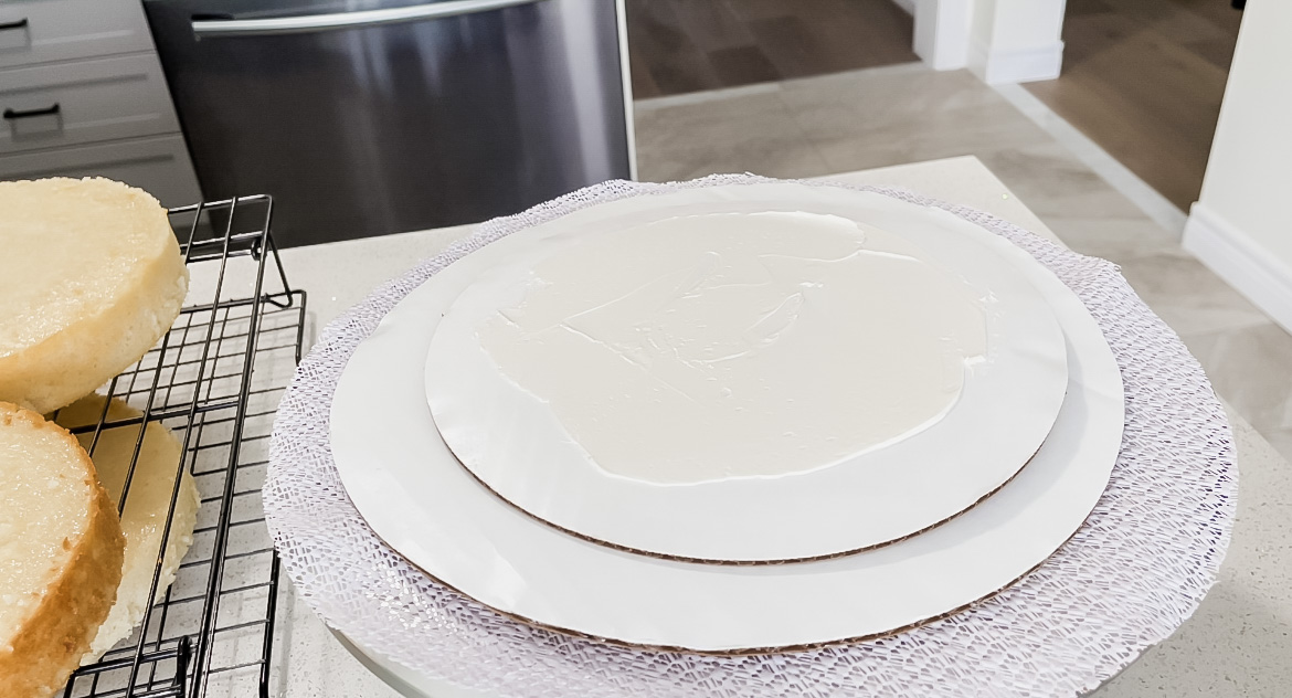 How To Assemble a Layer Cake - delishbymich